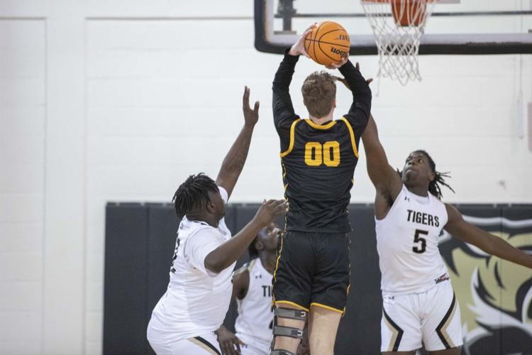 Photos: Comer wins Tournament | Slideshows | annistonstar.com