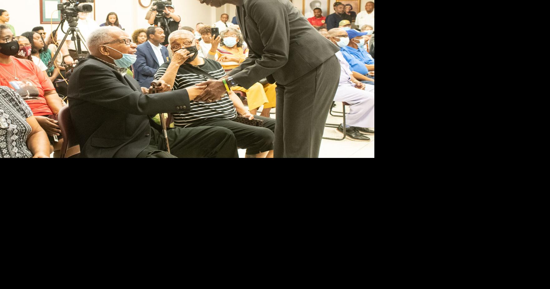 Photos: Diane Thomas is sworn in as Talladega Police Chief | The Daily ...