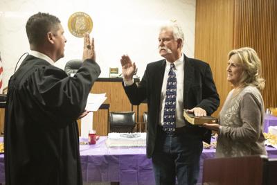 Darrell Ingram goes through formal swearing in to Talladega County ...