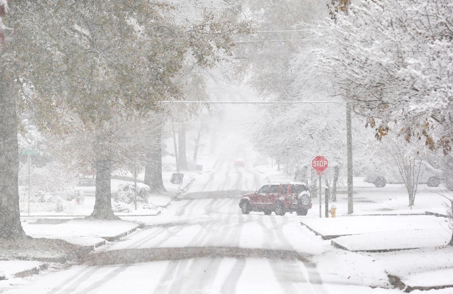 Snow leads to more than 15,600 without power in eastern Alabama | State ...