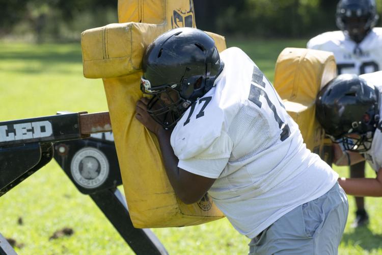 Photos: B.B. Comer High football practice | Slideshows | annistonstar.com