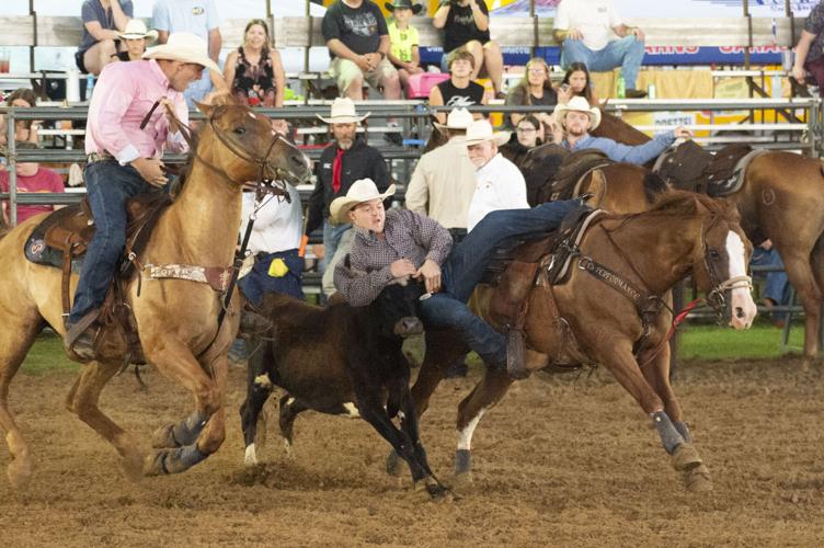 Scenes from Friday’s Lincoln Pro Rodeo | Slideshows | annistonstar.com