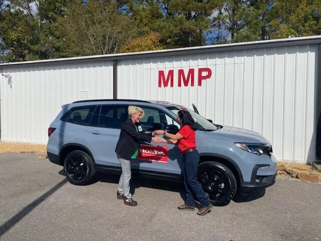 Honda Alabama Auto Plant Associates deliver a new Pilot to Eden Career ...