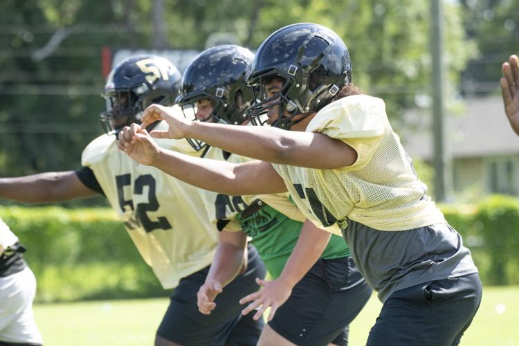 Photos: B.B. Comer High football practice | Slideshows | annistonstar.com