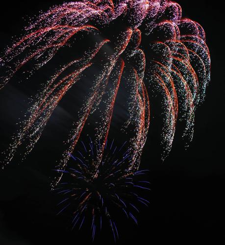 Oxford Fireworks Display Sunday Night At Oxford Lake | Slideshows ...