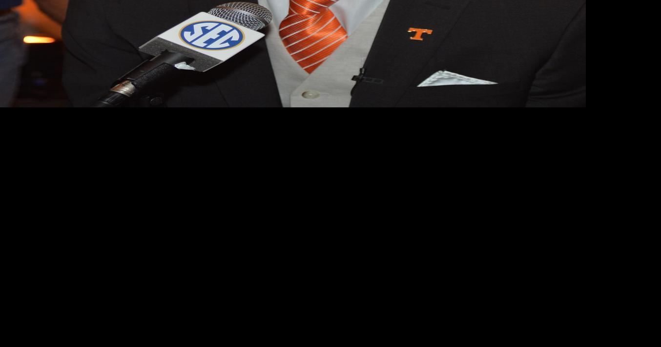 Josh Dobbs' experience gives UT advantage behind center | Sports ...