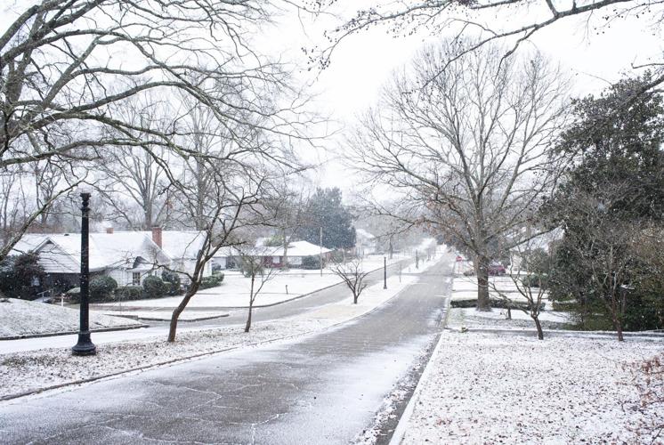 Photos: Snow Falling in Anniston | Slideshows | annistonstar.com