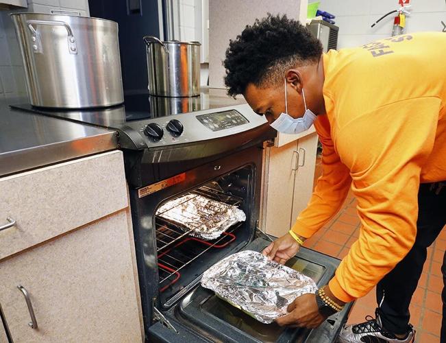 Photos: Area Thanksgiving To-Go Meals | News | annistonstar.com