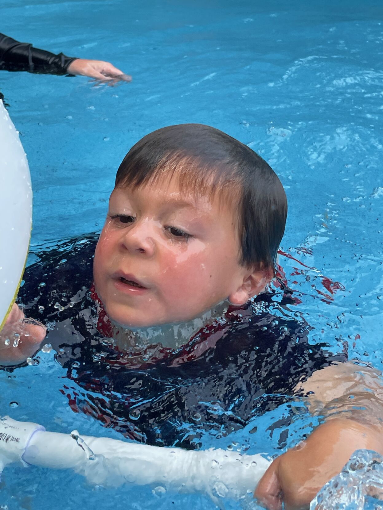 Babies and young children learn to save themselves from drowning ...