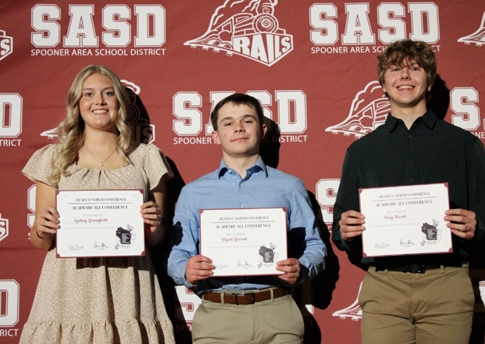 Sports a part of senior awards | High School | apg-wi.com