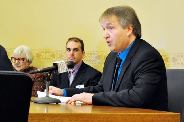 Wisconsin Newspaper Association testifies against bill eliminating ...