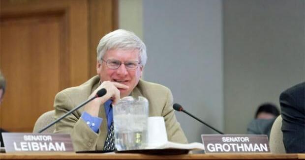 U.S. Rep. Glenn Grothman faces hostile crowd at Oshkosh town hall ...