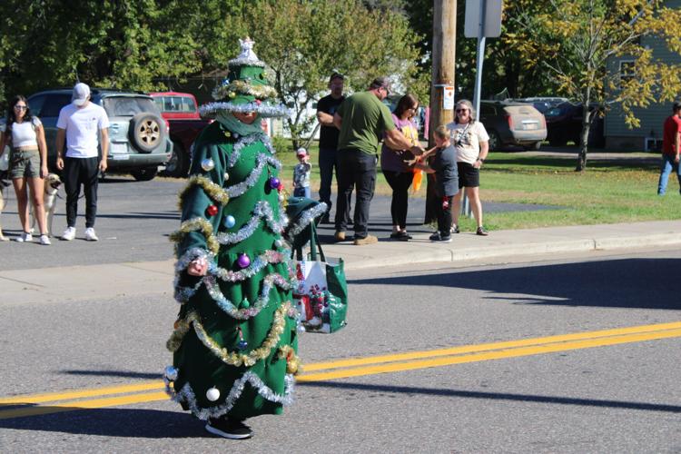 OGEMA CHRISTMAS TREE FESTIVAL PARADE | Price County Review | apg-wi.com