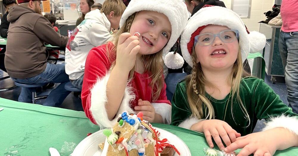 Creative construction workers — Kindergartners make gingerbread houses ...