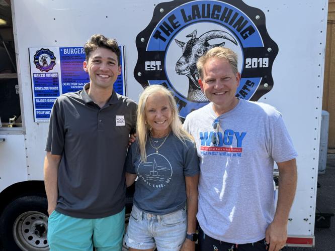 WCCO 'goes to the lake': TV crew visits the community | Local | apg-wi.com