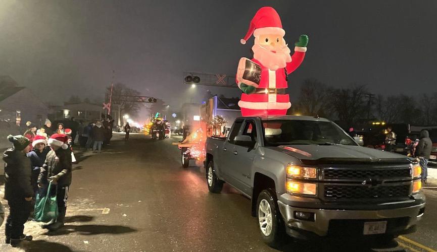 Scenes from Cameron's third annual lighted parade | Media | apg-wi.com