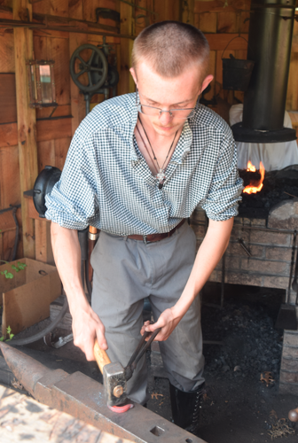 Rendezvous! Forts Folle Avoine revisits fur trade era | Outdoors | apg ...