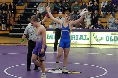 Wrestling: Rice Lake tops Prescott, falls to Eau Claire Memorial to ...