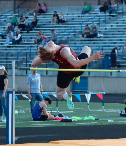 Rails compete at Regional | High School | apg-wi.com