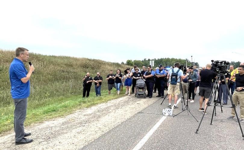 Breidenbach-Scheel Memorial Highway signs honor fallen officers | News ...
