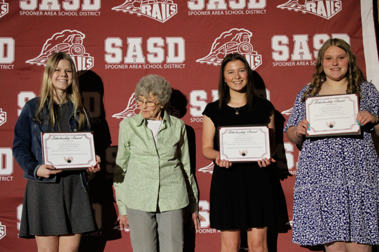 Sports a part of senior awards | High School | apg-wi.com