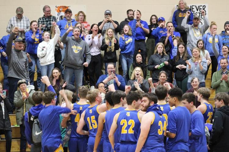 Lakers win opener, season ends at Unity | High School | apg-wi.com