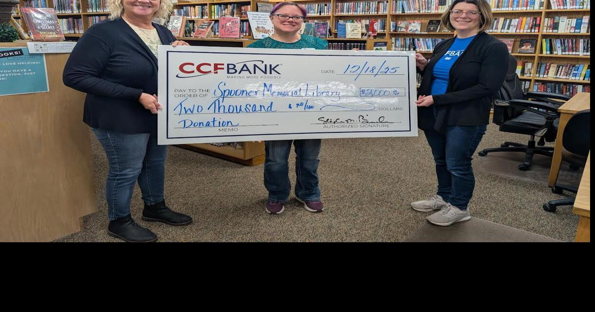 CCF Bank donates to library | Local | apg-wi.com