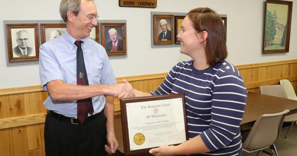 Judge Wright honored for 6 years | Local | apg-wi.com