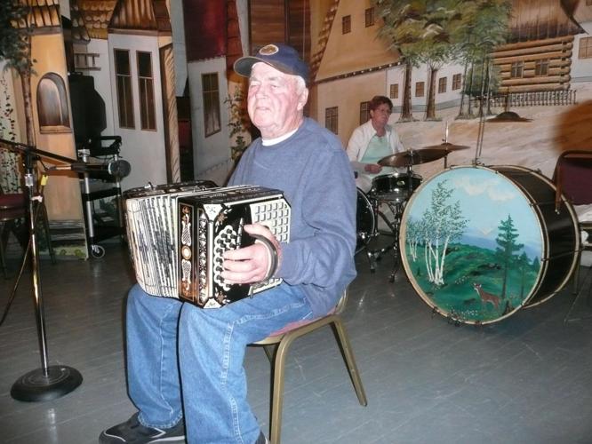 Long Live the Squeezebox May 10 | Arts | apg-wi.com