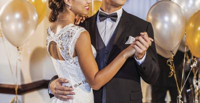 AHS club hosts prom-themed boutique | Local | apg-wi.com