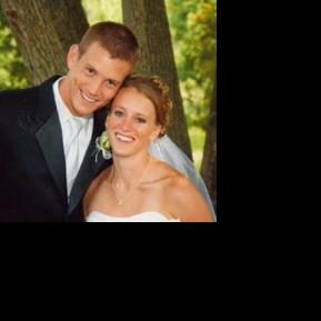 Mr. and Mrs. Timothy Larson - wedding announcement | Local | apg-wi.com