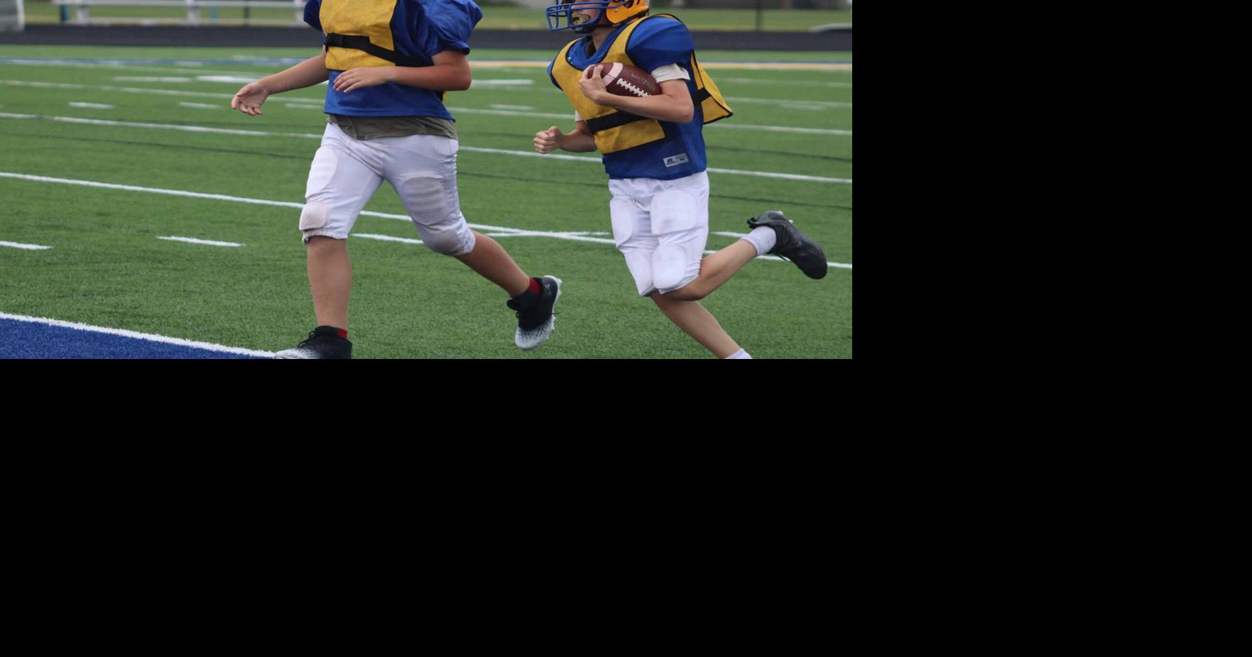 Breaking in the new turf with junior football camp | Sports | apg-wi.com