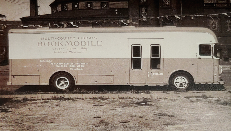 Spooner's first Bookmobile makes maiden voyage | Local | apg-wi.com