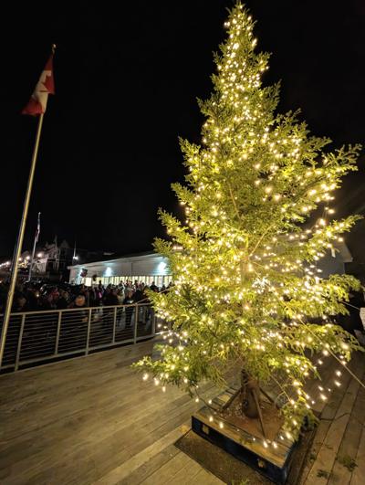 Bayfield welcomes Christmas | Local | apg-wi.com