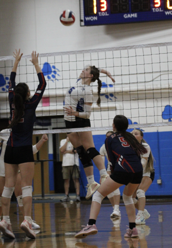 Champs! Mellen volleyball claims first NLC title in 13 years, prepares ...