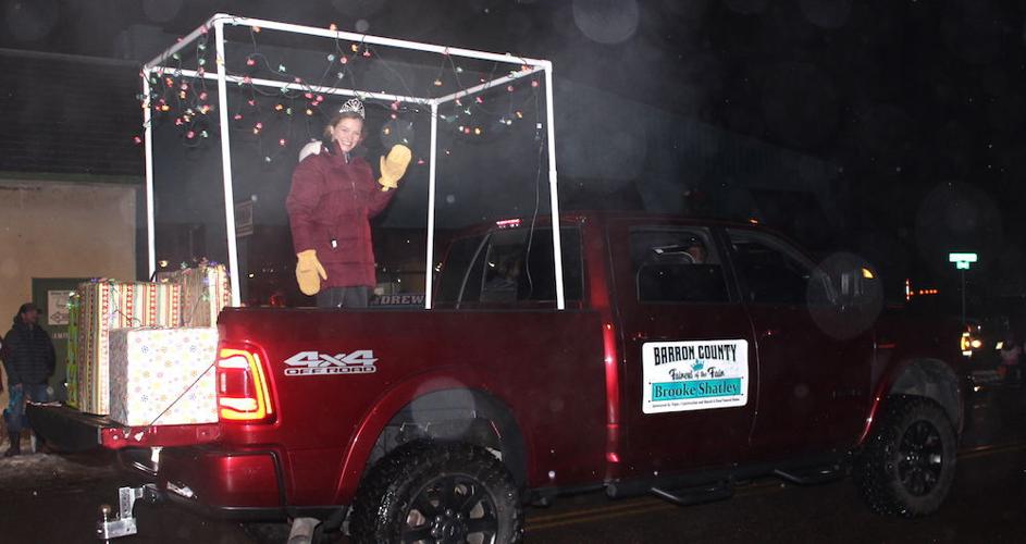 Scenes from Cameron's third annual lighted parade | Media | apg-wi.com