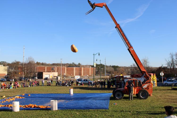 Smashing pumpkins: Weather helps draw crowd for Fright Fest and Pumpkin ...