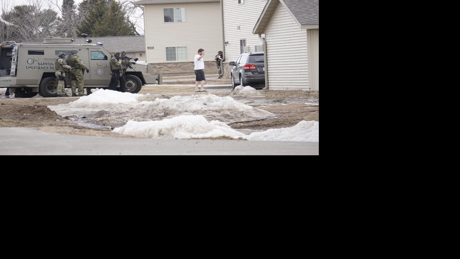 UPDATED: SWAT team surrounds Rice Lake apartment | Subscriber | apg-wi.com