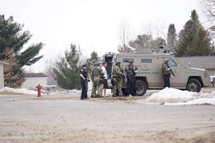 UPDATED: SWAT team surrounds Rice Lake apartment | Subscriber | apg-wi.com