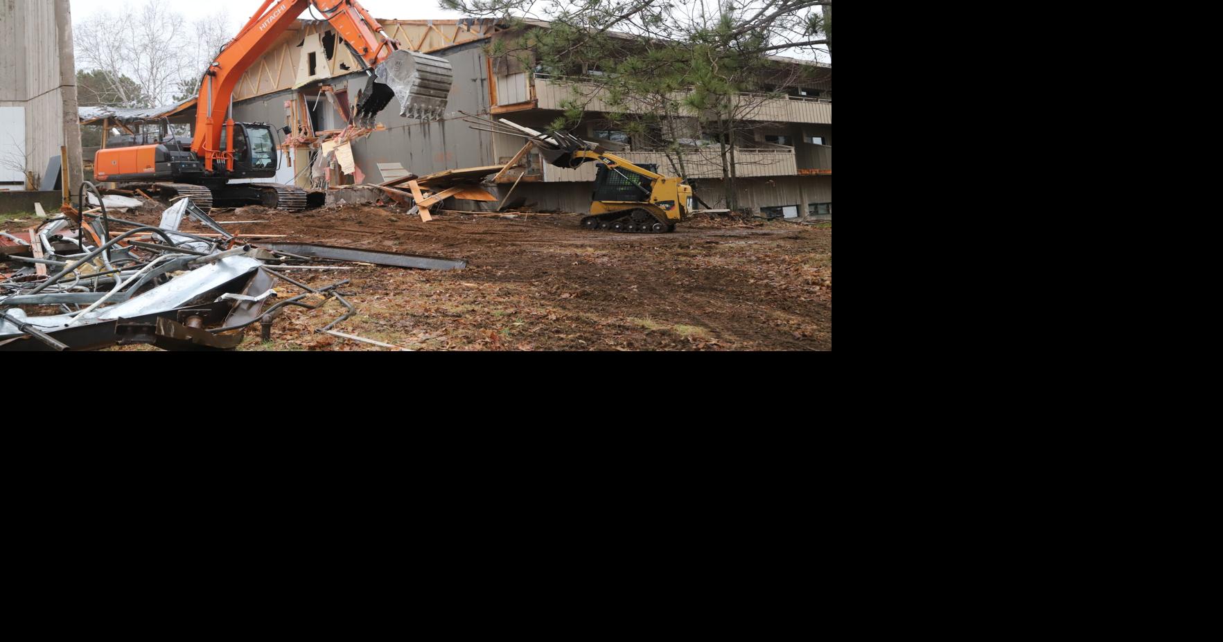 Telemark Lodge demolition begins | Sawyer County Record | apg-wi.com