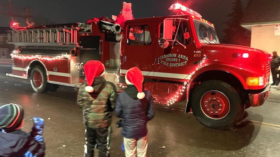 Scenes from Cameron's third annual lighted parade | Media | apg-wi.com
