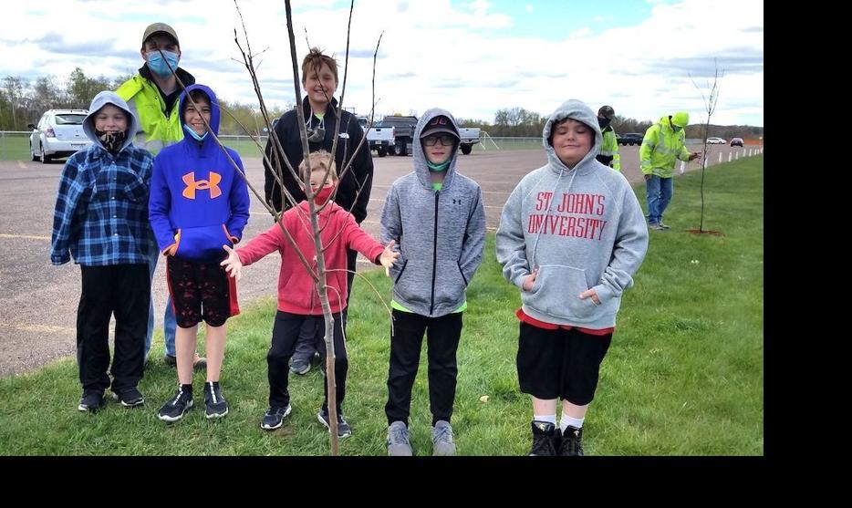 Tainter fourth-graders observe Arbor Day | Free | apg-wi.com