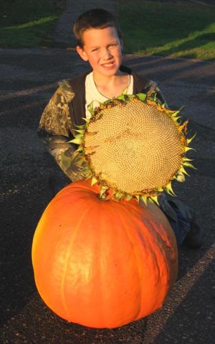 Raising giant crops produces awesome results | News | apg-wi.com