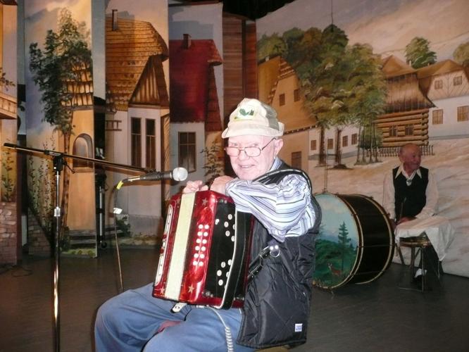 Long Live the Squeezebox May 10 | Arts | apg-wi.com