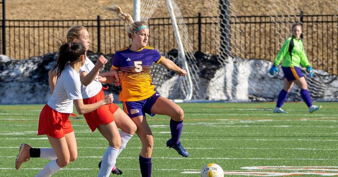 Four straight | High School | apg-wi.com