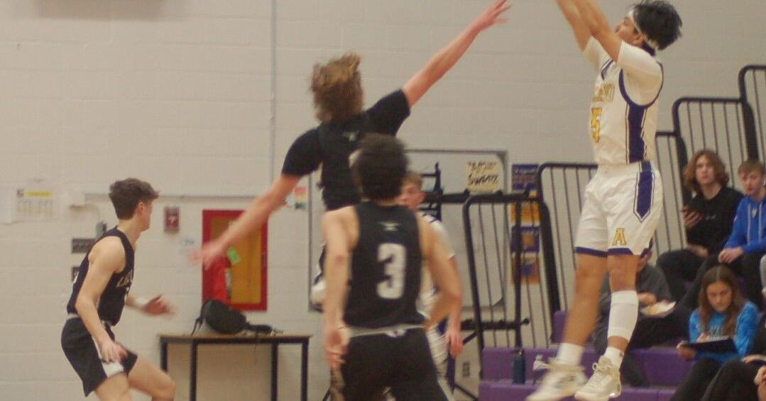 'Dockers finish strong | High School | apg-wi.com