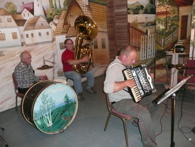 Long Live the Squeezebox May 10 | Arts | apg-wi.com