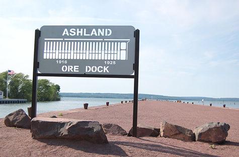 Taconite Ore Dock, Lake Superior, Ashland, Wisconsin 2560x1920 [OC] : r ...