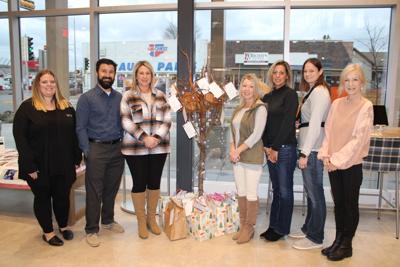 Roof collapse won’t stop Santa’s Elves | Price County Review | apg-wi.com