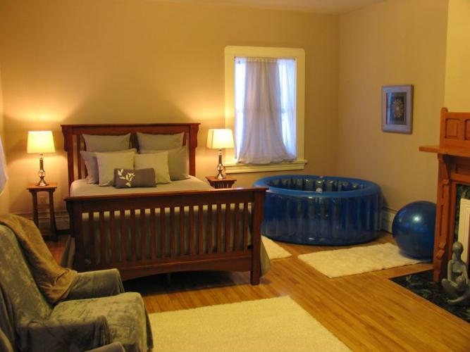 Birth of a center / Savita Jones follows in the footsteps of her mother ...